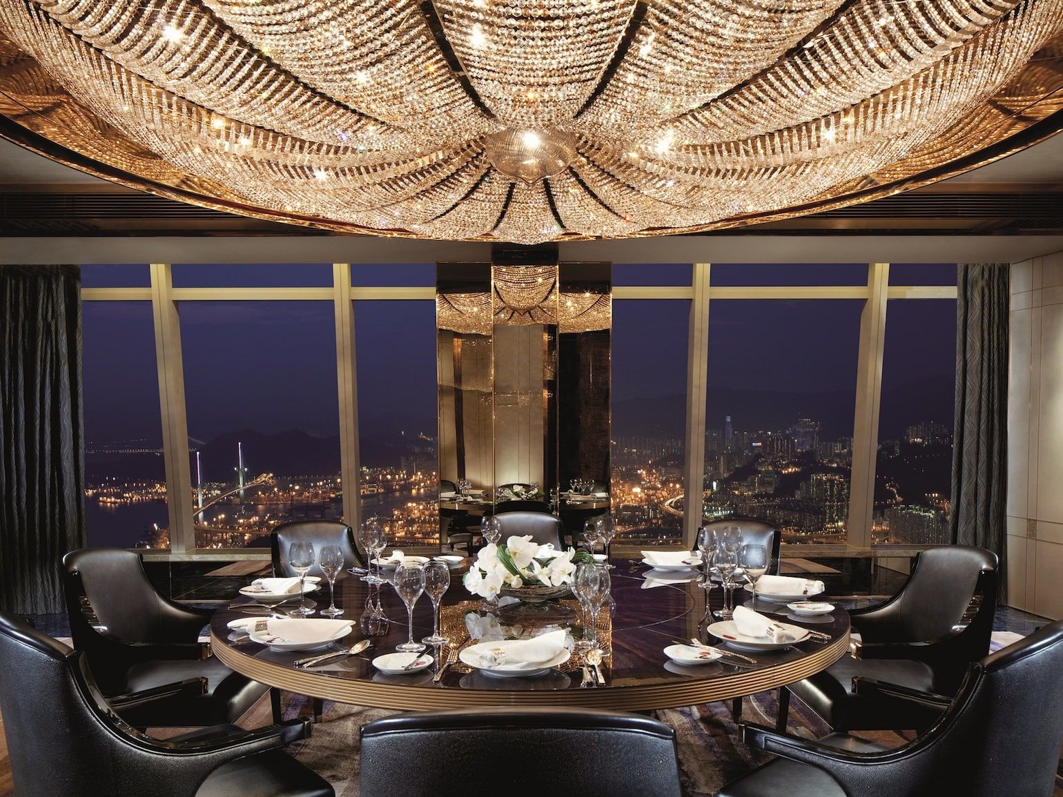 Extravagant Hotel Suites Of Hong Kong