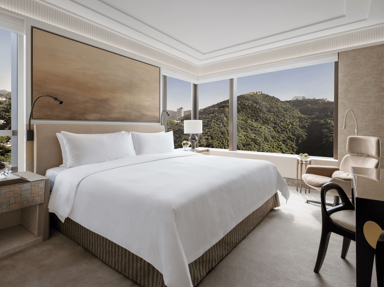 Extravagant Hotel Suites Of Hong Kong