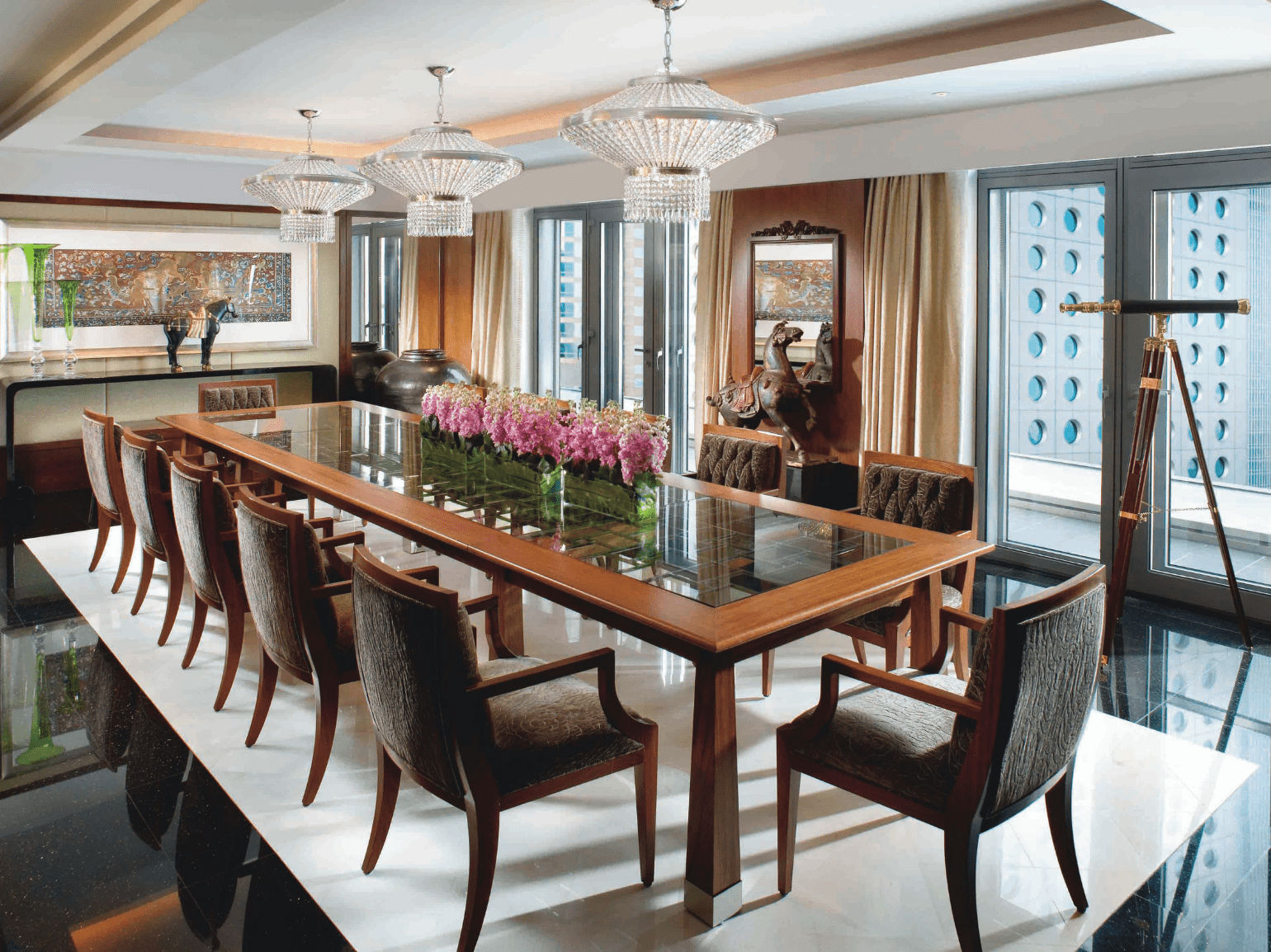 Extravagant Hotel Suites Of Hong Kong