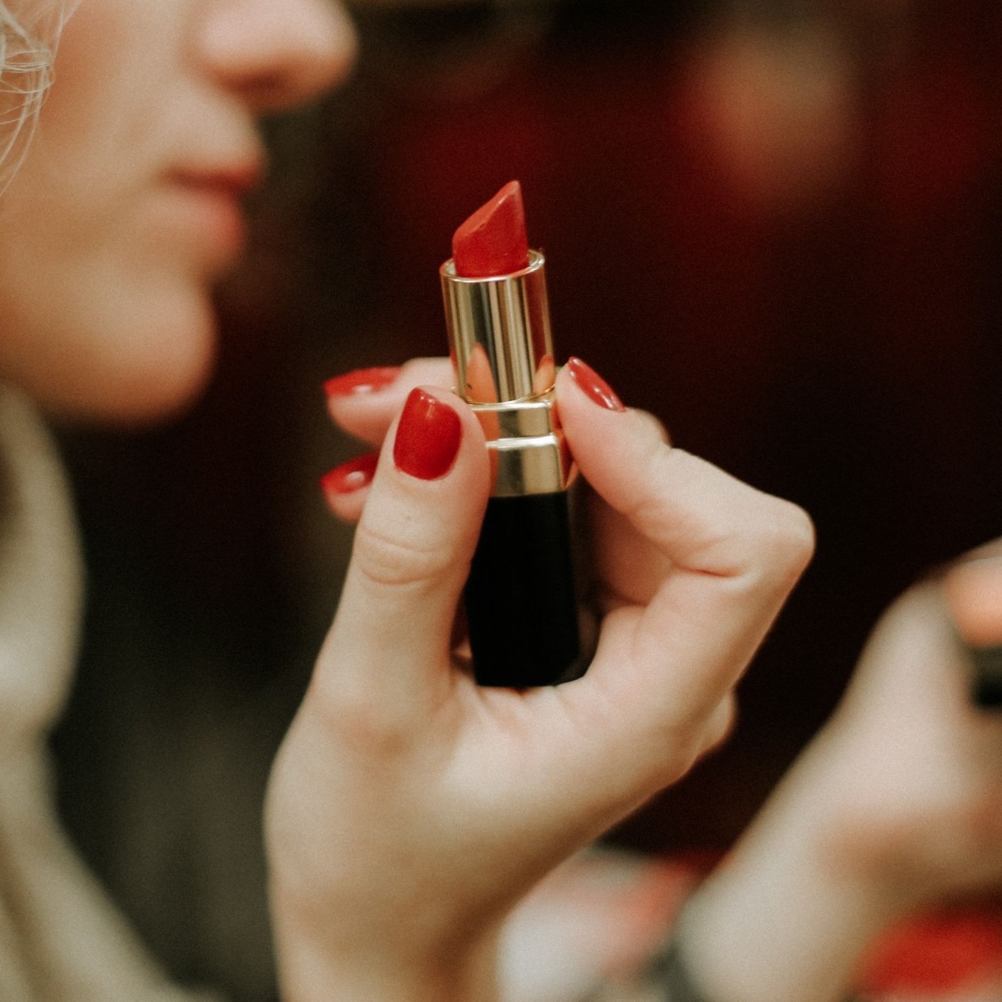 17 best smudge-proof lipsticks that wont stain the face mask