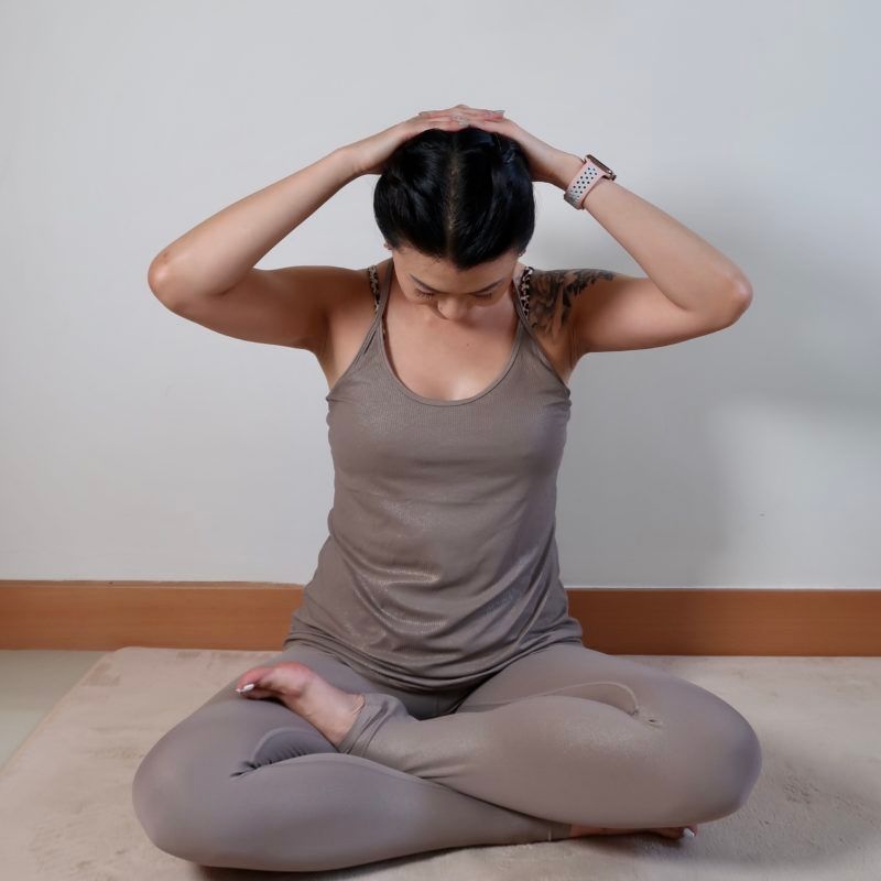 6 simple stretches to relieve neck and back pain from poor posture