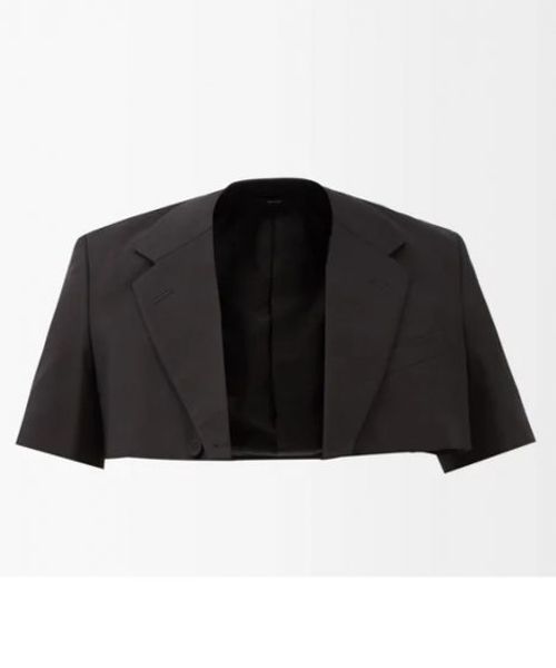 Crop tops are officially for men too, here's how to wear it well