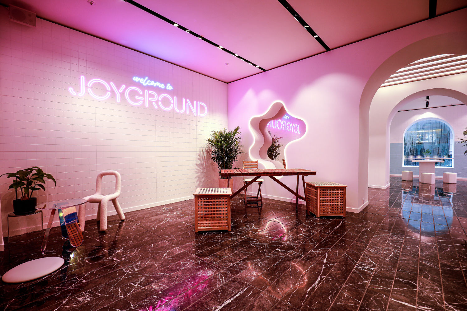 ESPRIT urges you to find joy with "love, esprit" pop-up store until October