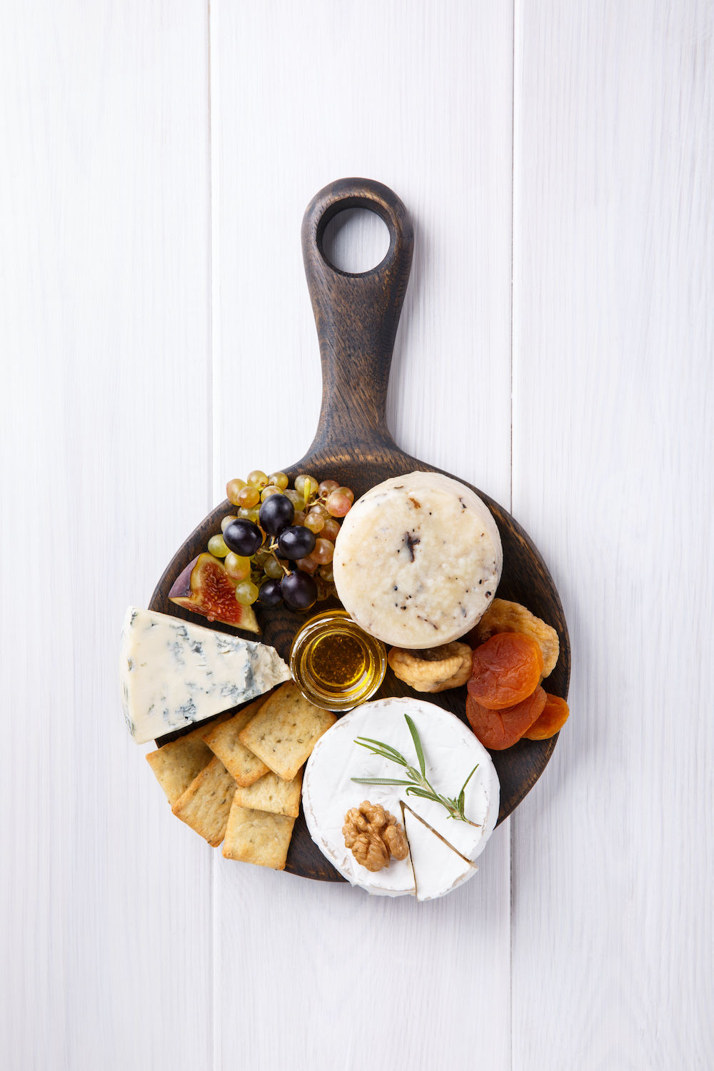 How to curate the perfect cheese platter for your next dinner party