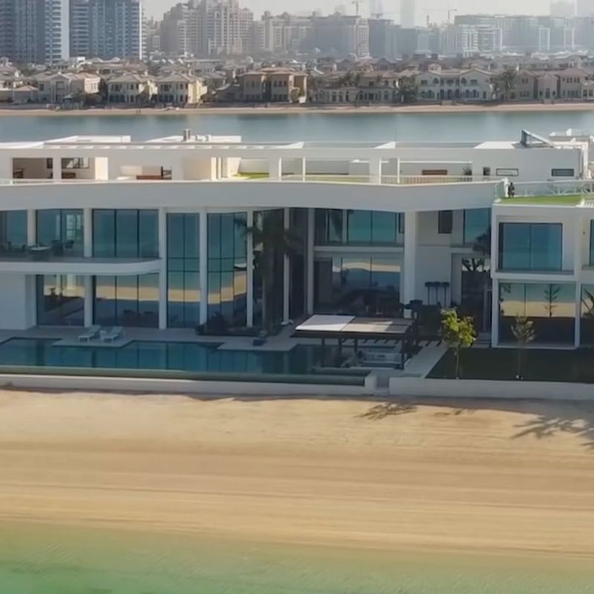 Palm Jumeirah Shahrukh Khan