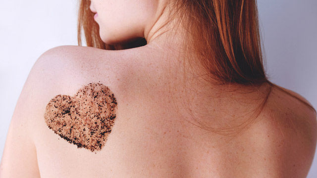 Homemade body scrubs for a soft and glowing summer body