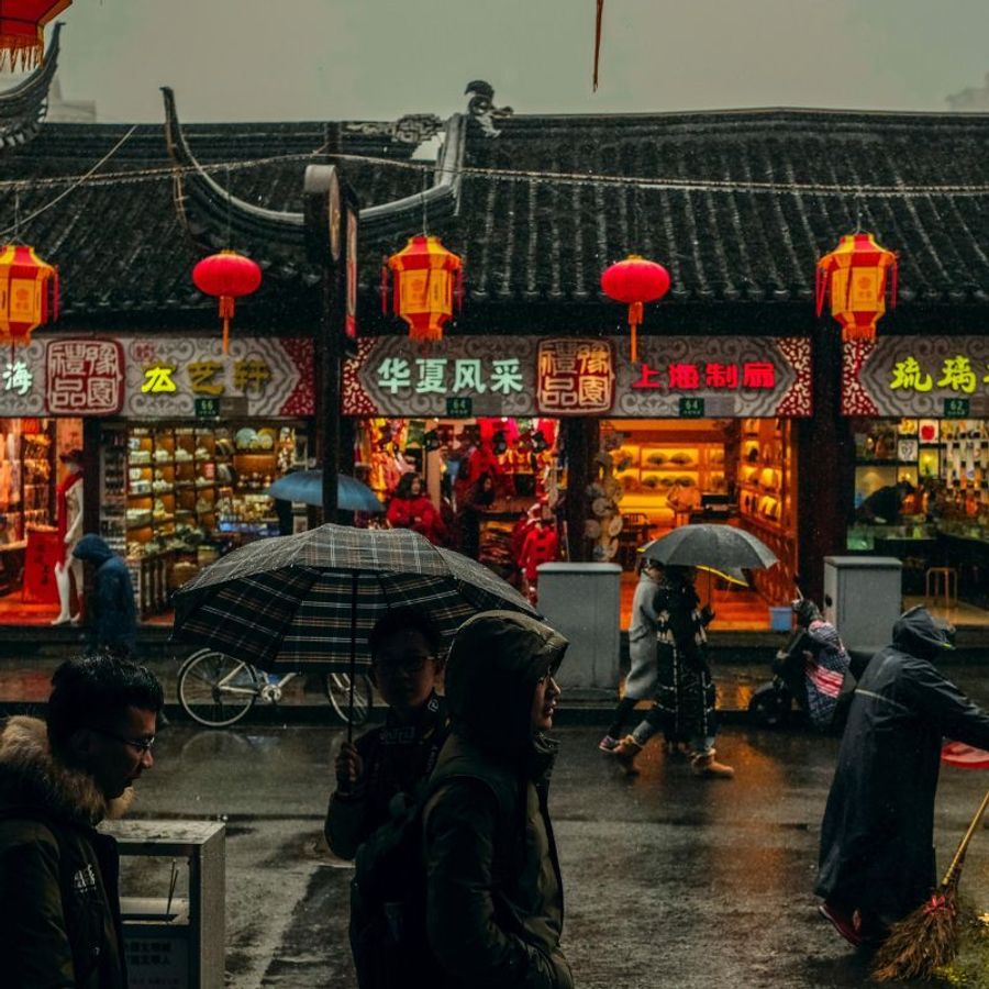 China Relaxes Quarantine Measures Flight Bans