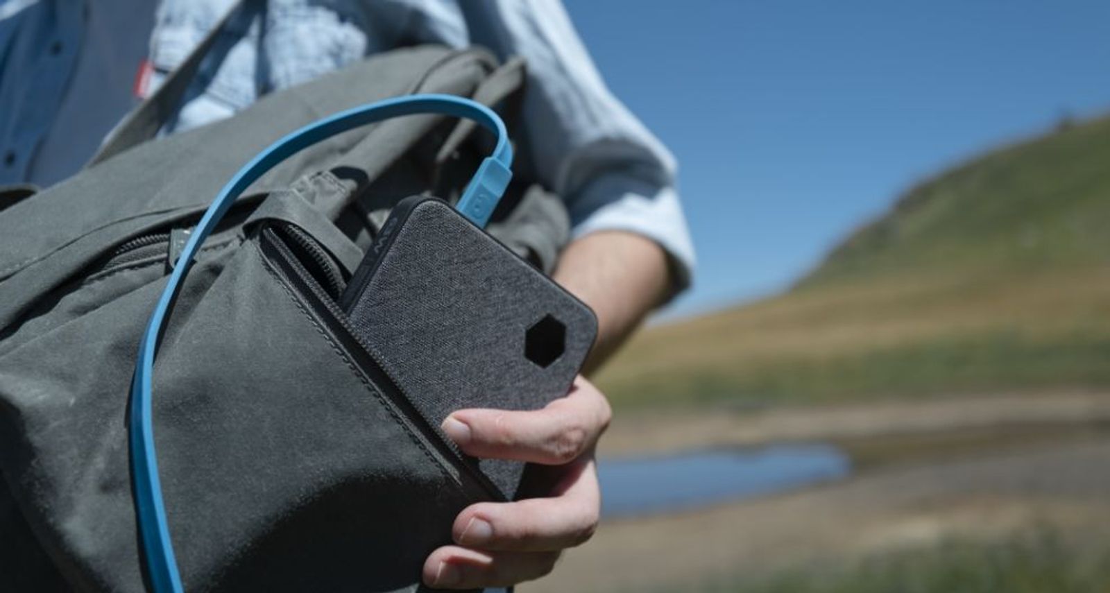 8 essential gadgets when travelling