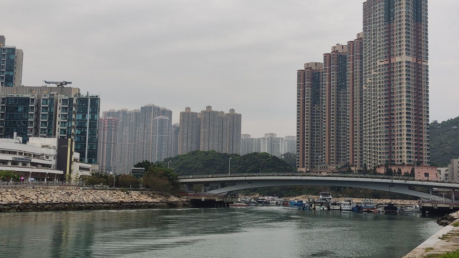 Tseung Kwan O gets a marine viaduct with a cycle track