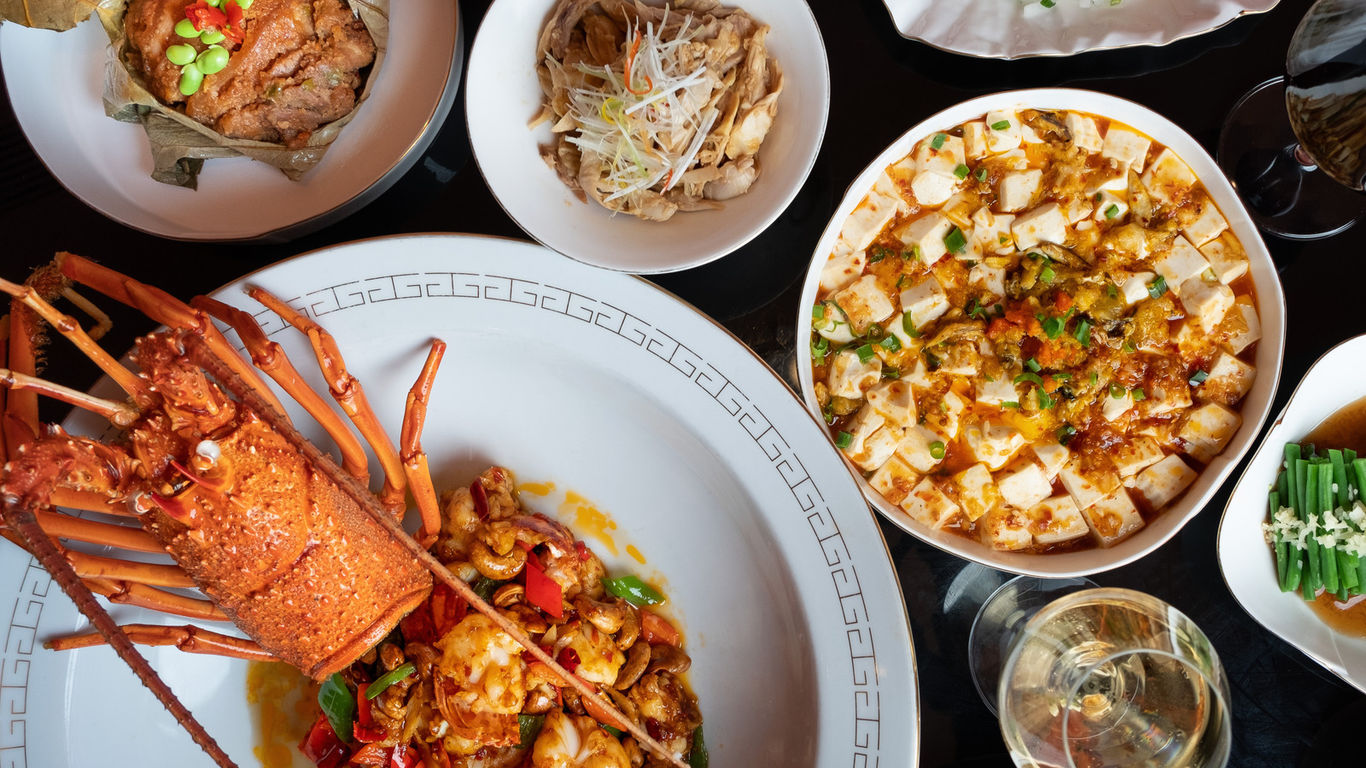 Fuchsia Dunlop and Theign Phan on balance at Grand Majestic Sichuan