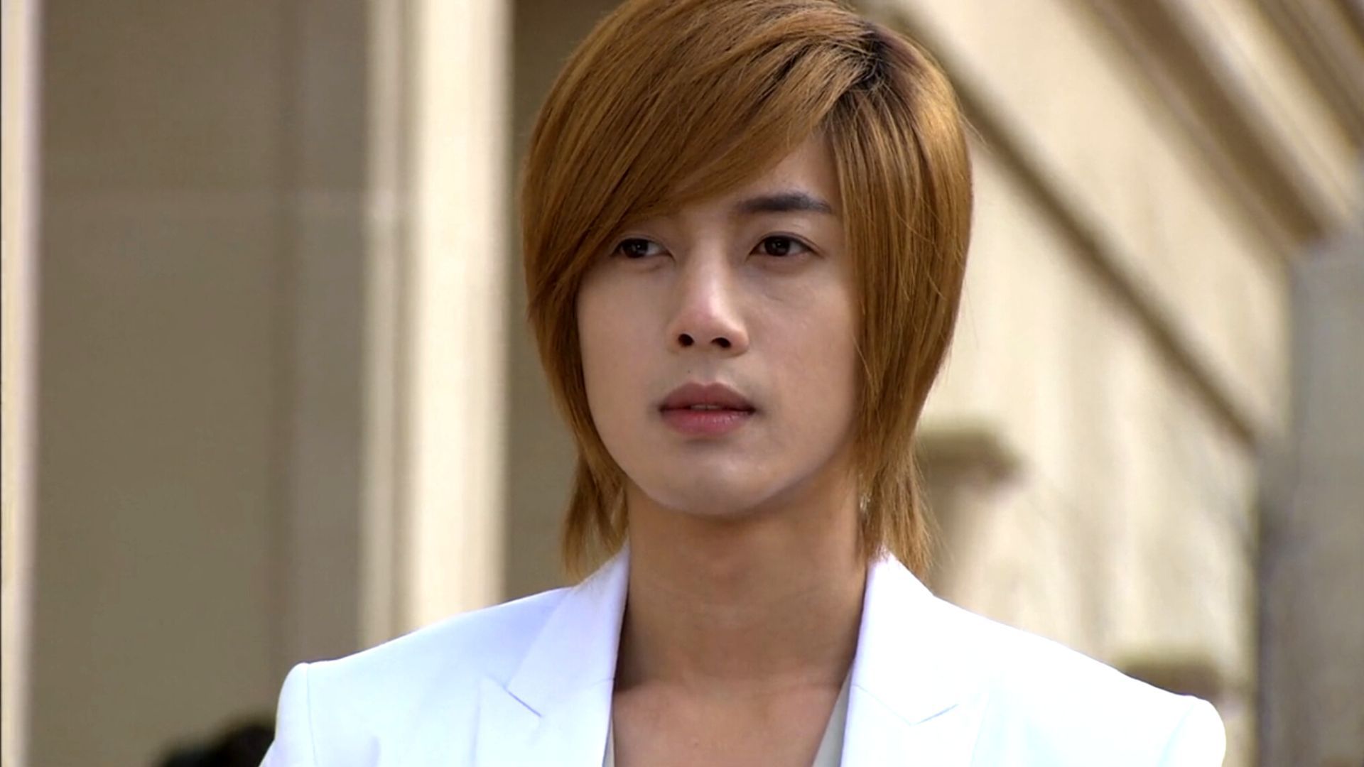 Korean stars military background: Hyun Bin To Kim Soo-Hyun