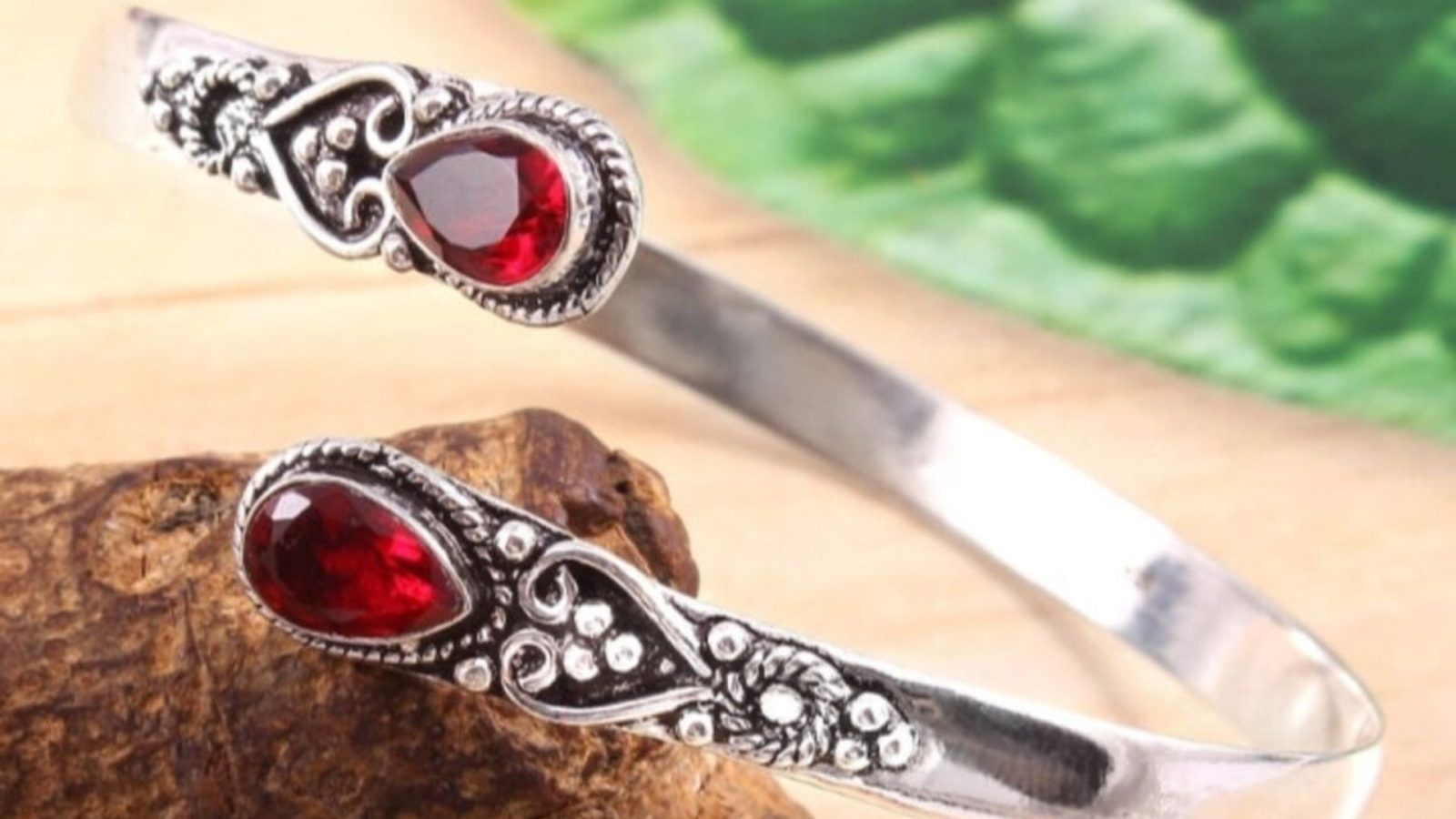 Lucky January birthstone according to Chinese zodiac