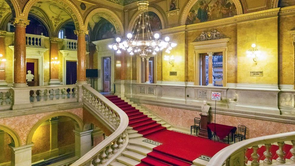 10 Romantic Destinations For Lovestruck Couples