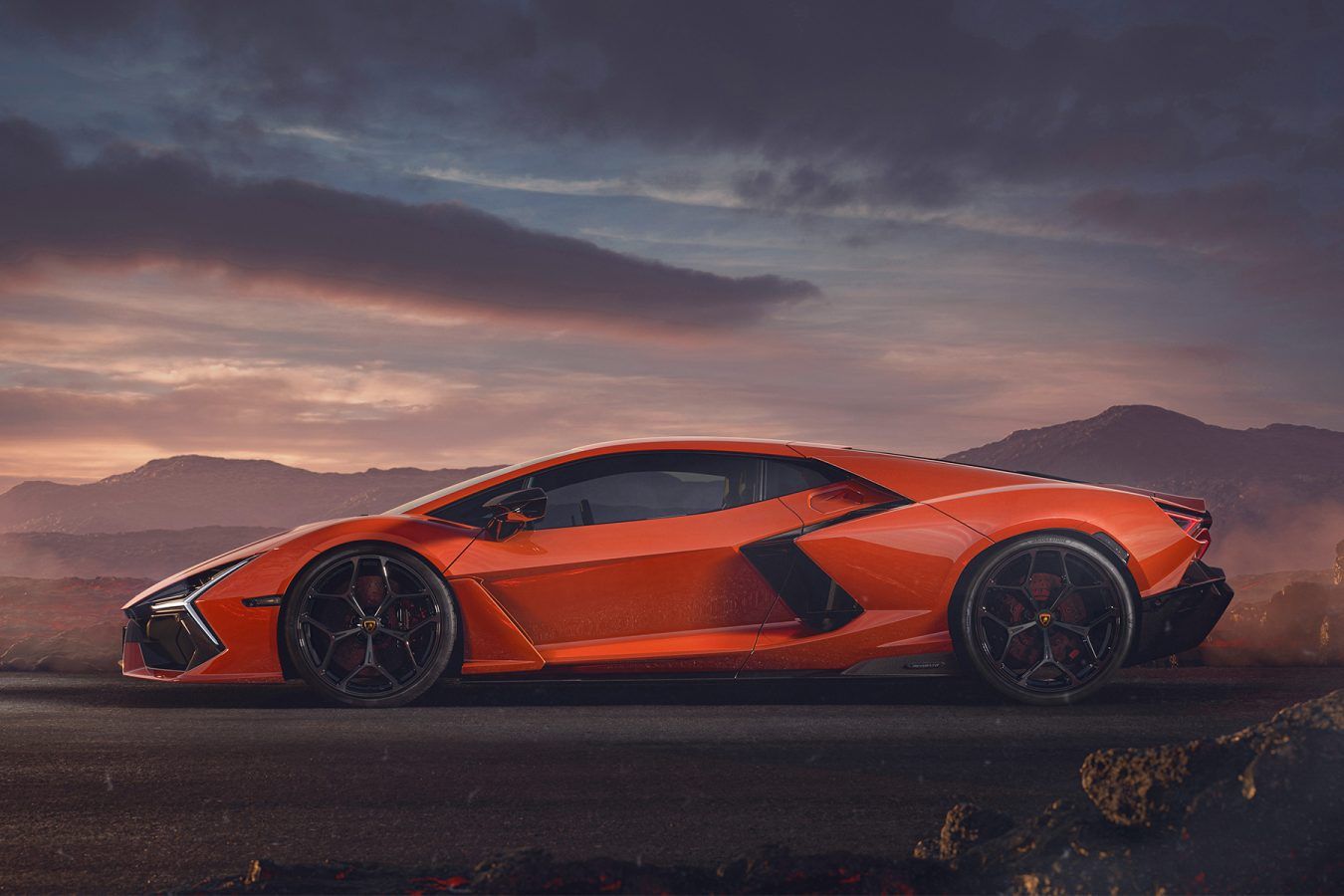 Lamborghini Revuelto V12 Hybrid Supercar Info