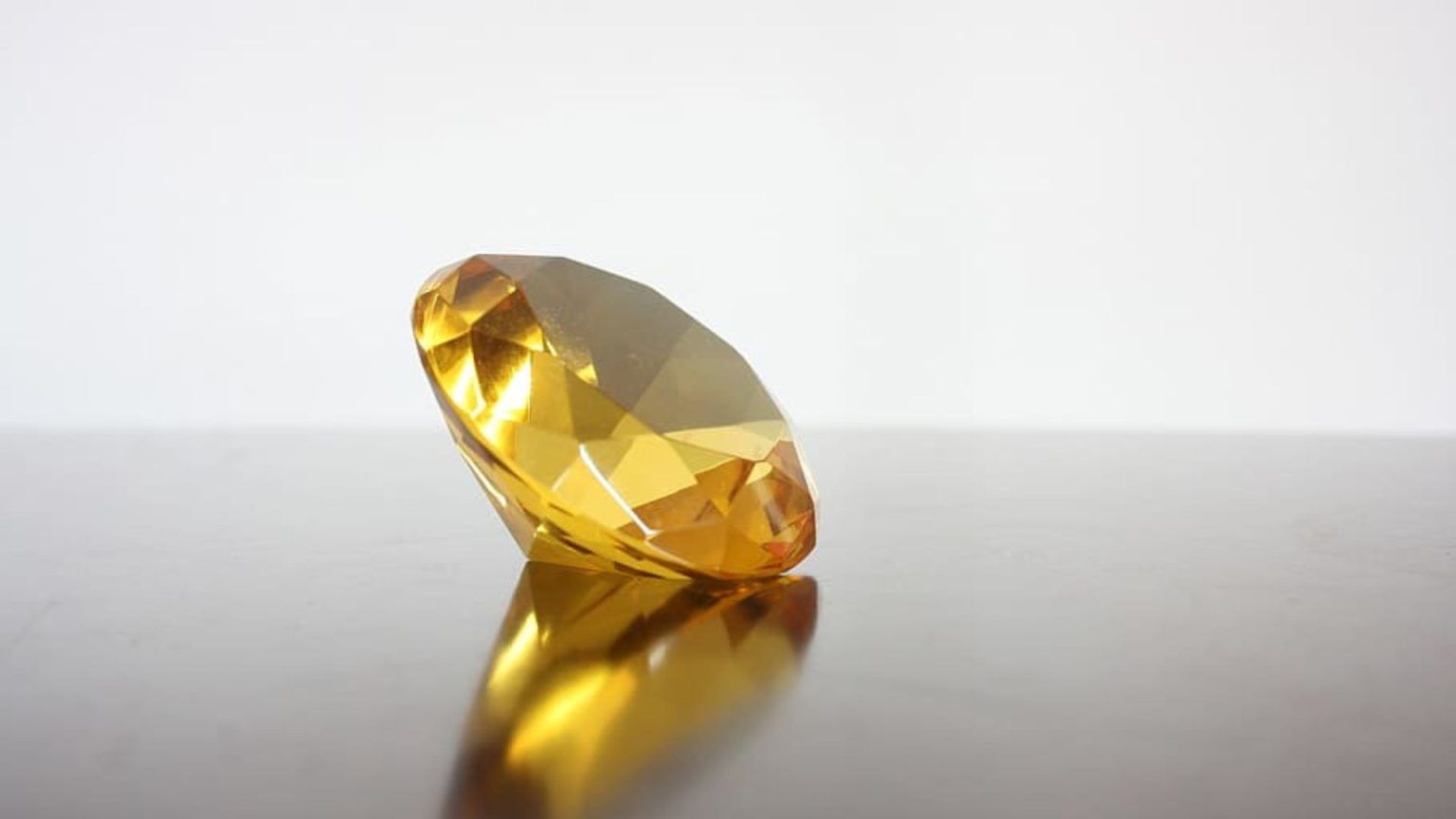 Lucky gemstones according to numerology