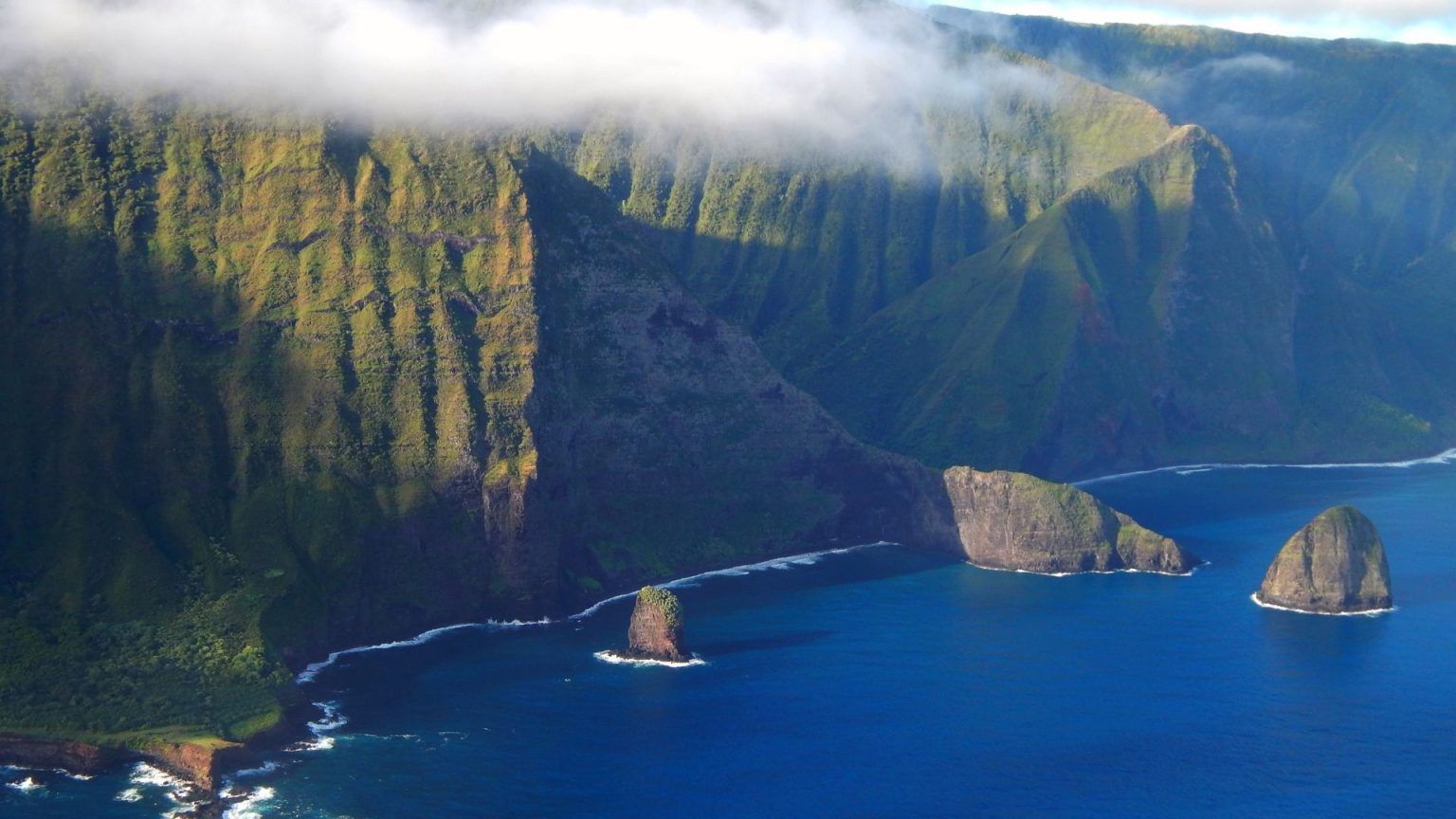 5 stunning islands in Hawaii, BLACKPINK Lisa's favourite travel destination
