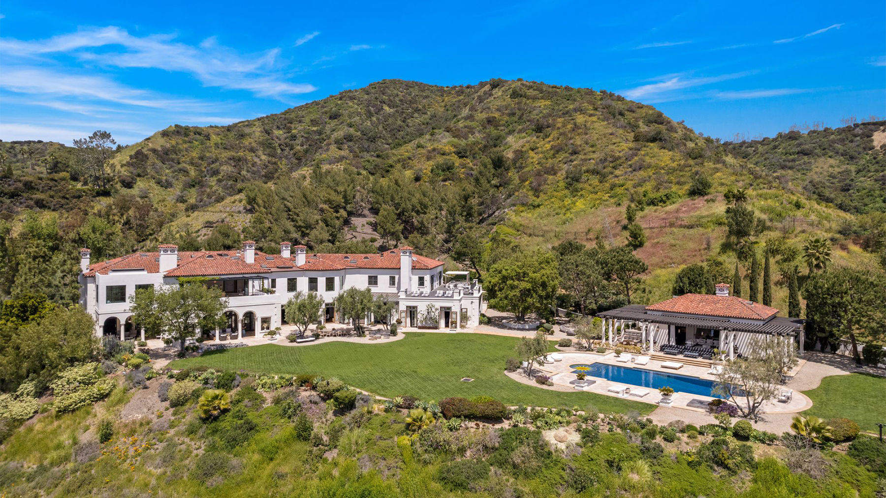 Drake is selling his Beverly Hills mansion for $88 million USD