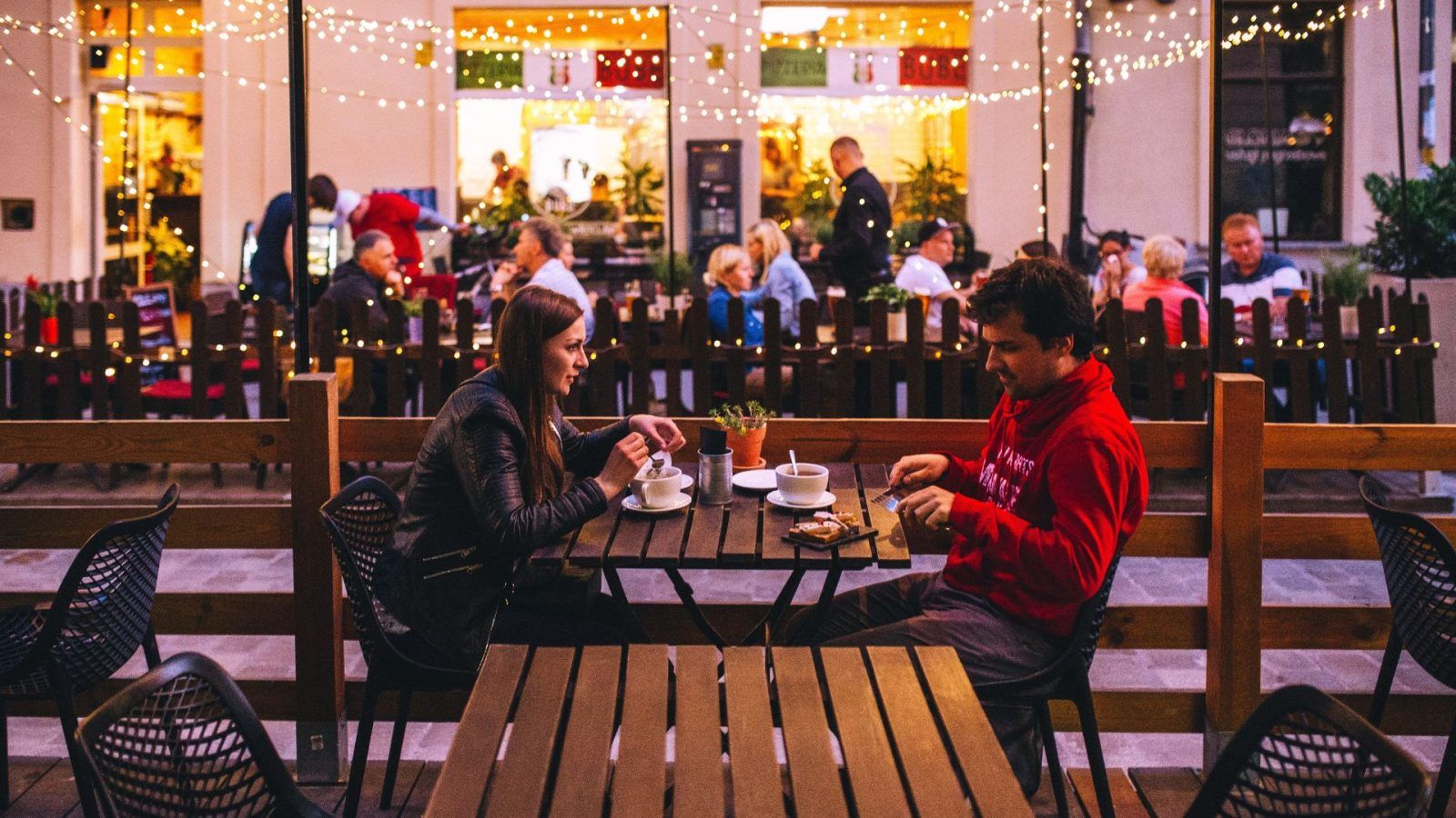 First date conversation starters guaranteed to spark a connection
