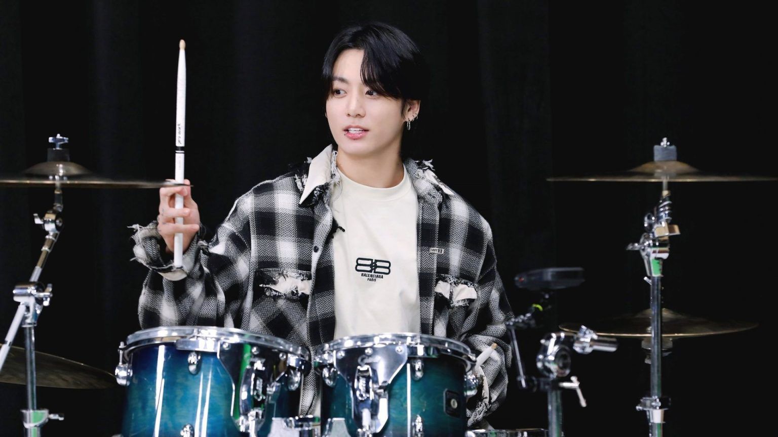 Know all about BTS' Golden Maknae Jungkook