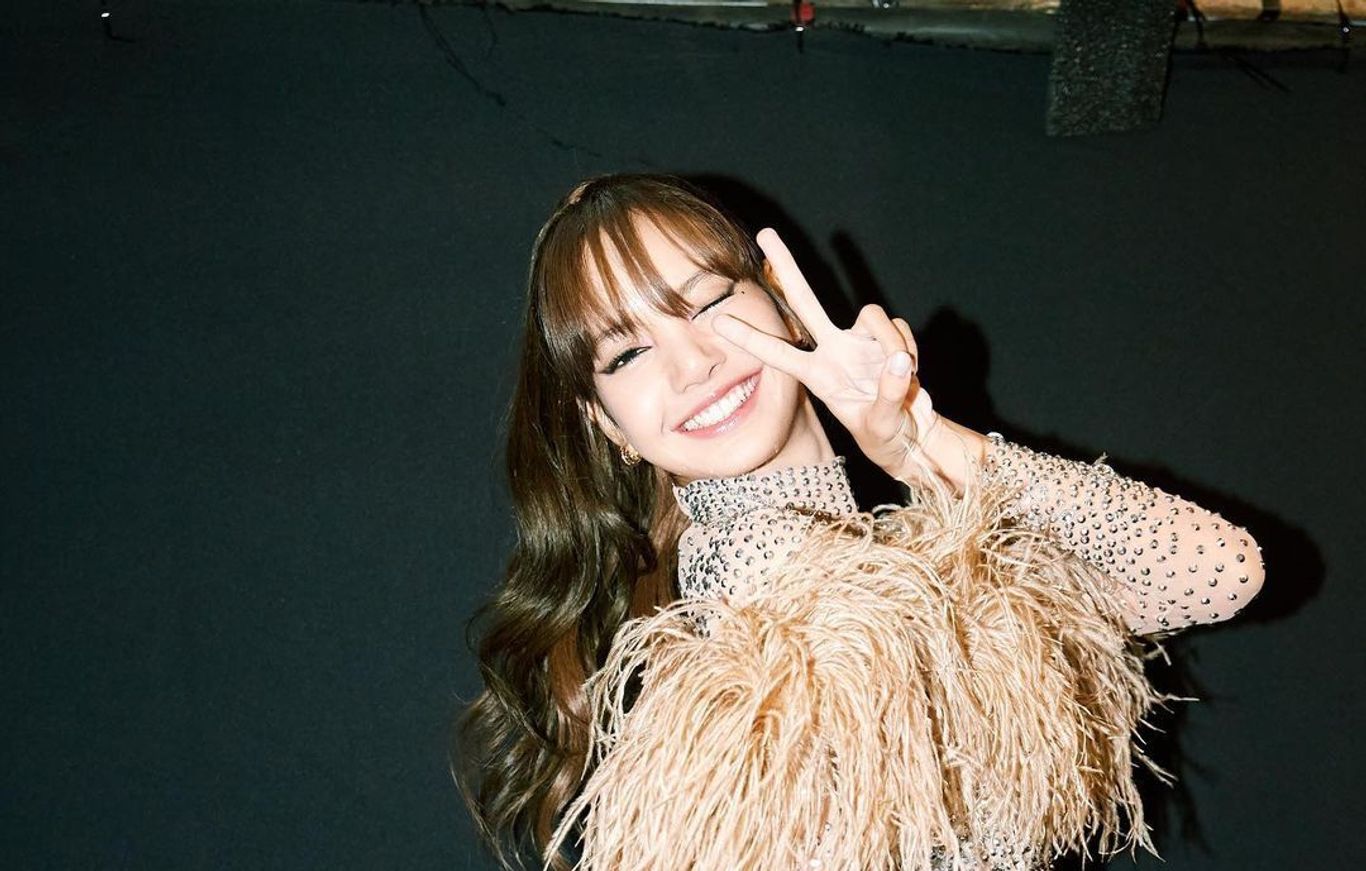 6 iconic looks that turned BLACKPINK's Lisa into a fashion maven
