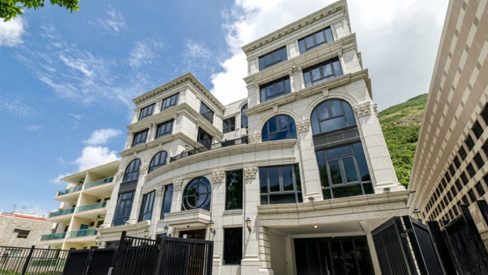 This HKD 2.2 billion mansion is Hong Kong’s most expensive home