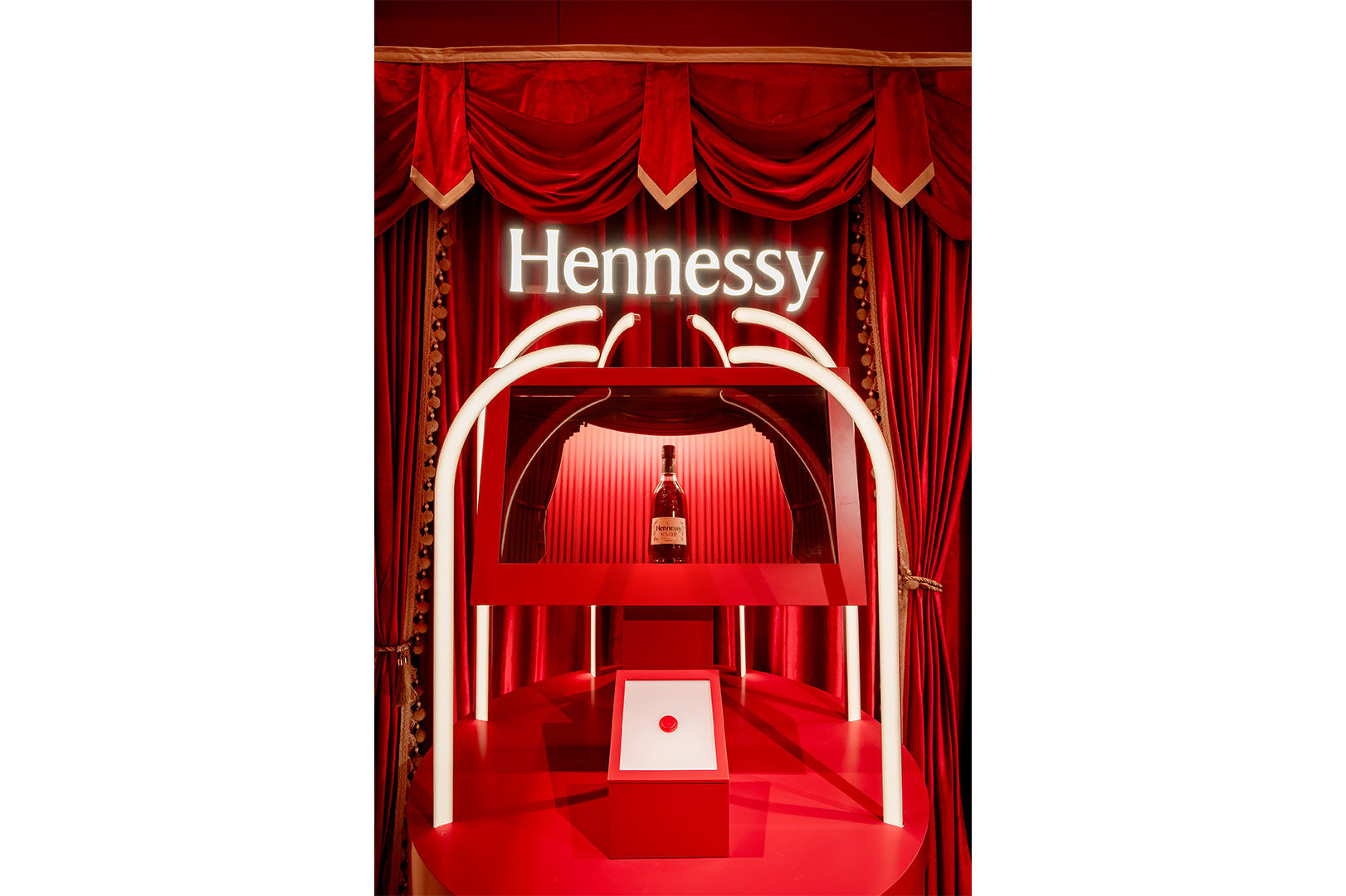 Hennessy V.S.O.P x Team Wang pop up opens in Galaxy Macau