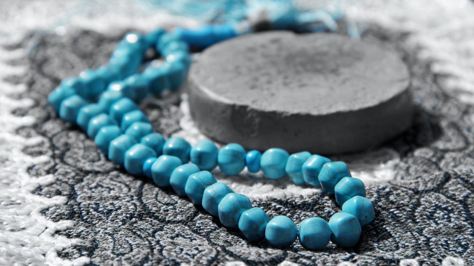Lucky December birthstone according to the Chinese zodiac