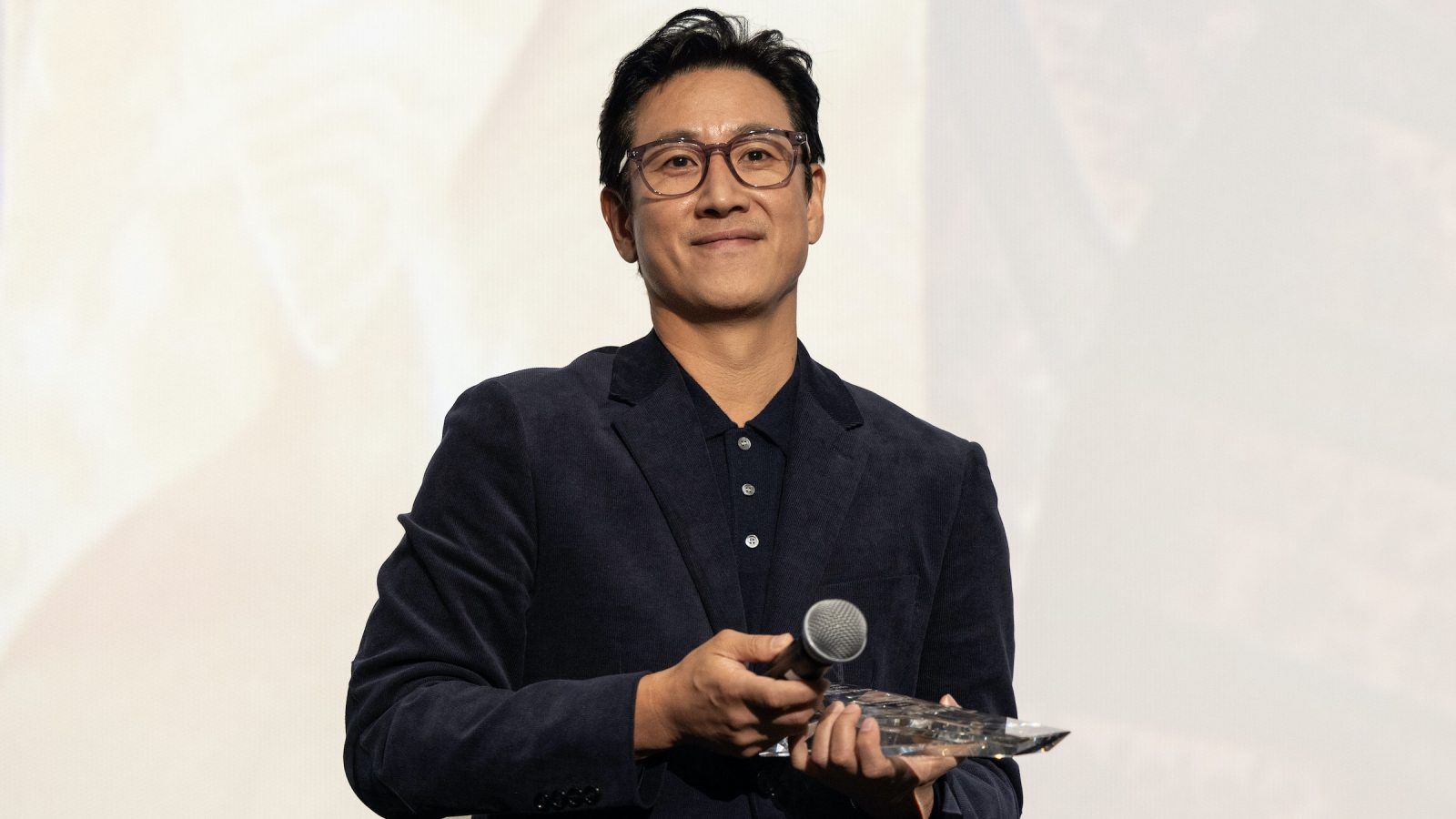 'Parasite' Actor Lee Sun-kyun Found Dead in Apparent Suicide