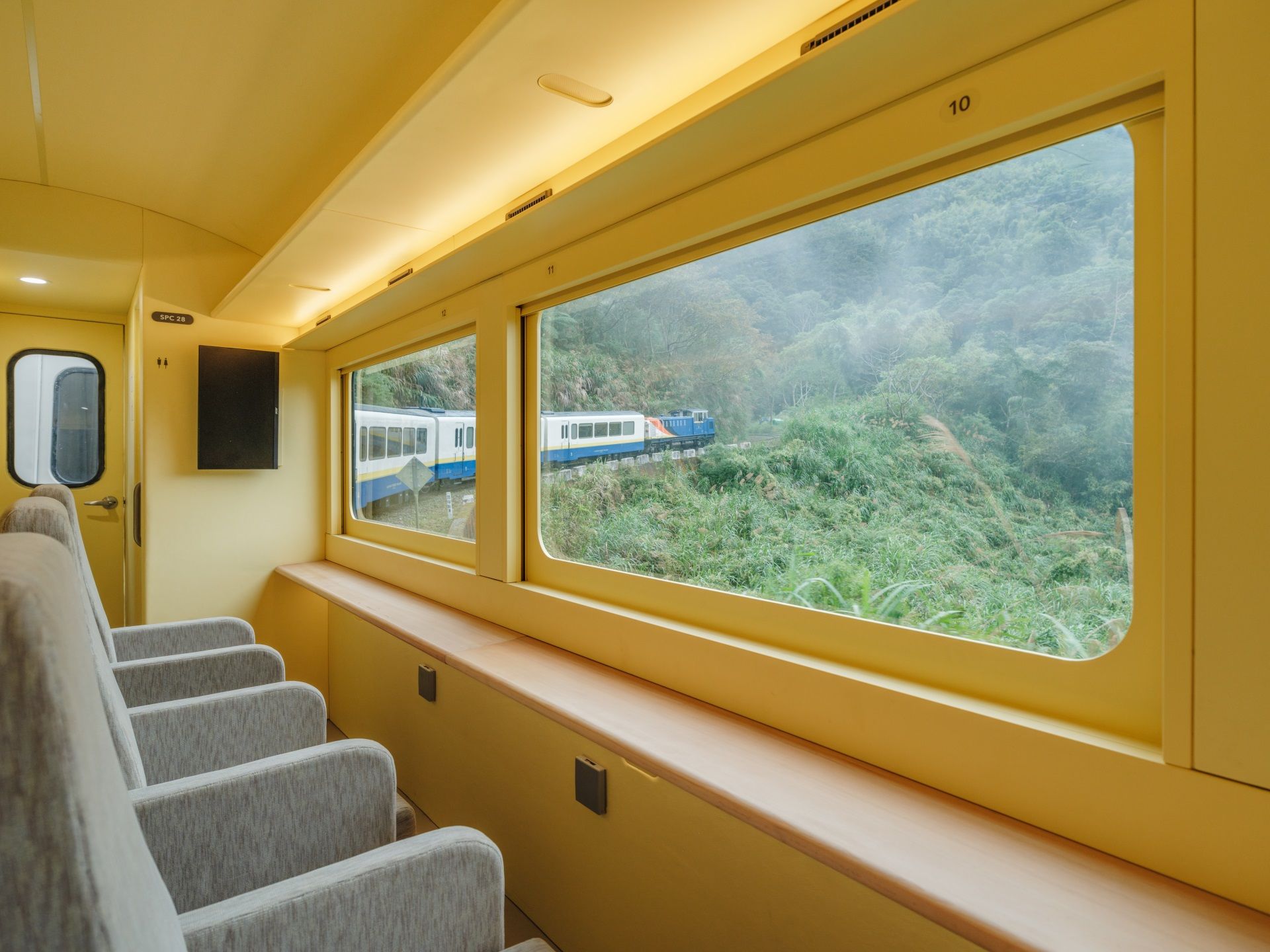 Alishan's First Eco-Train 'Vivid Express' Is Expected to Run in April