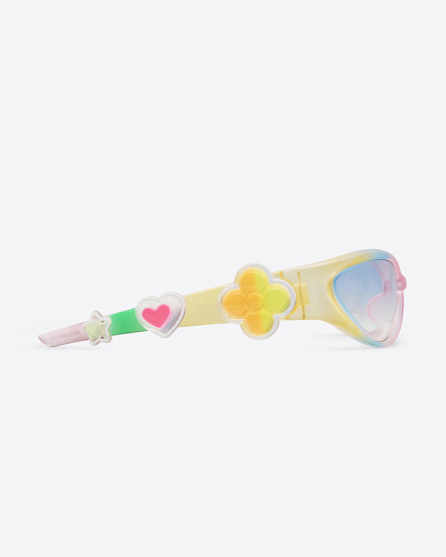 Gentle Monster debuts "GENTLE JELLY" sunglasses collection