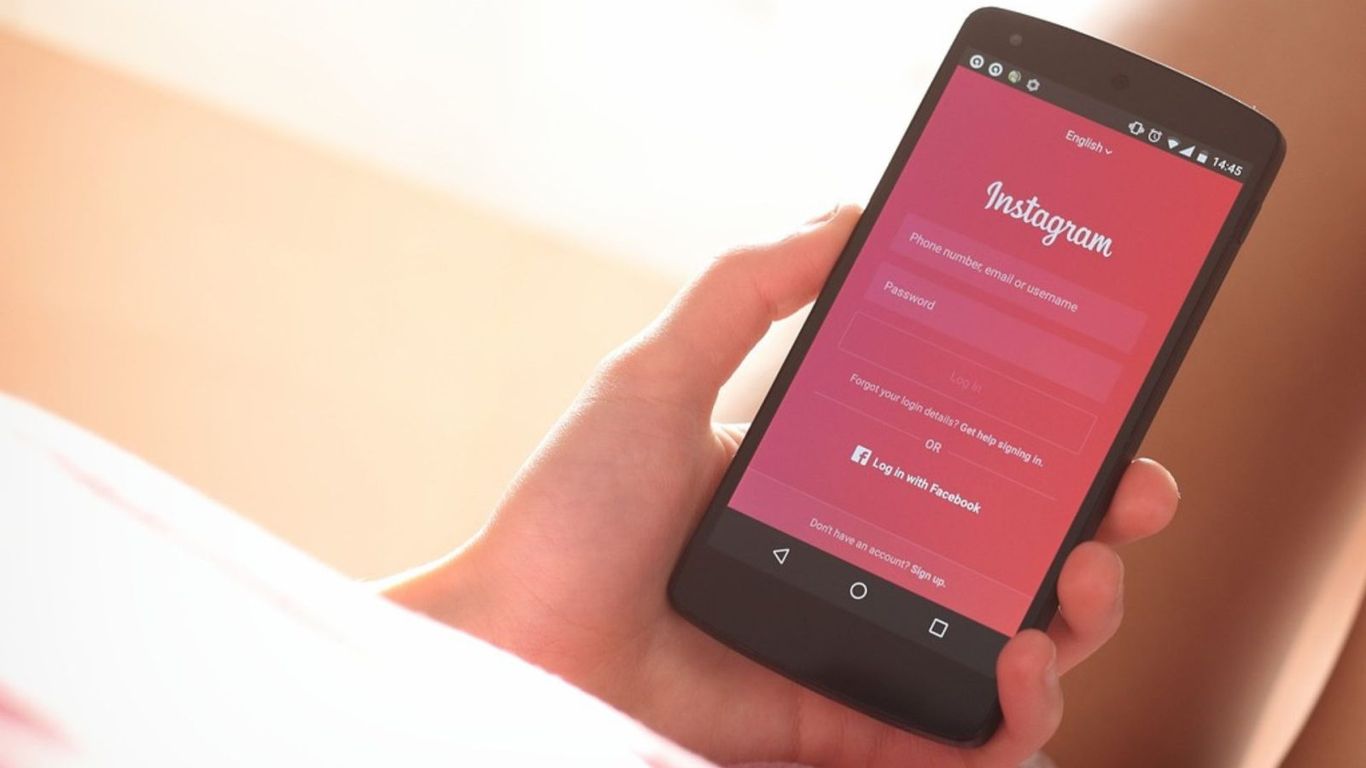 Learn how to easily change your Instagram username and display name