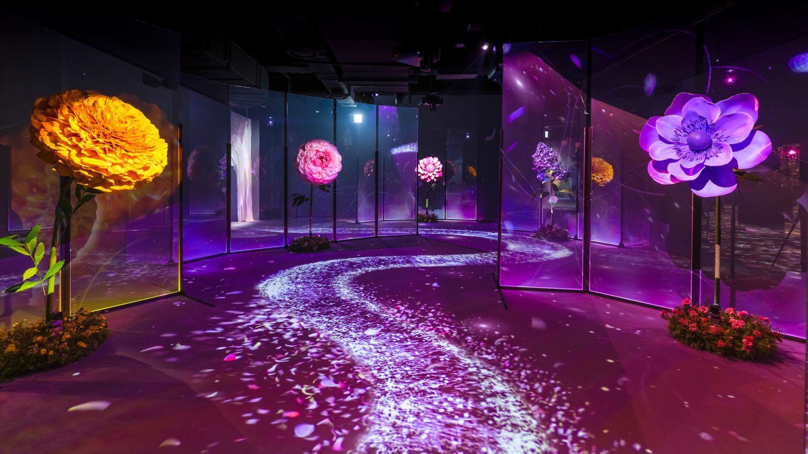 Japan's Naked Flowers Exhibition Blooms in Hong Kong | Lifestyle Asia