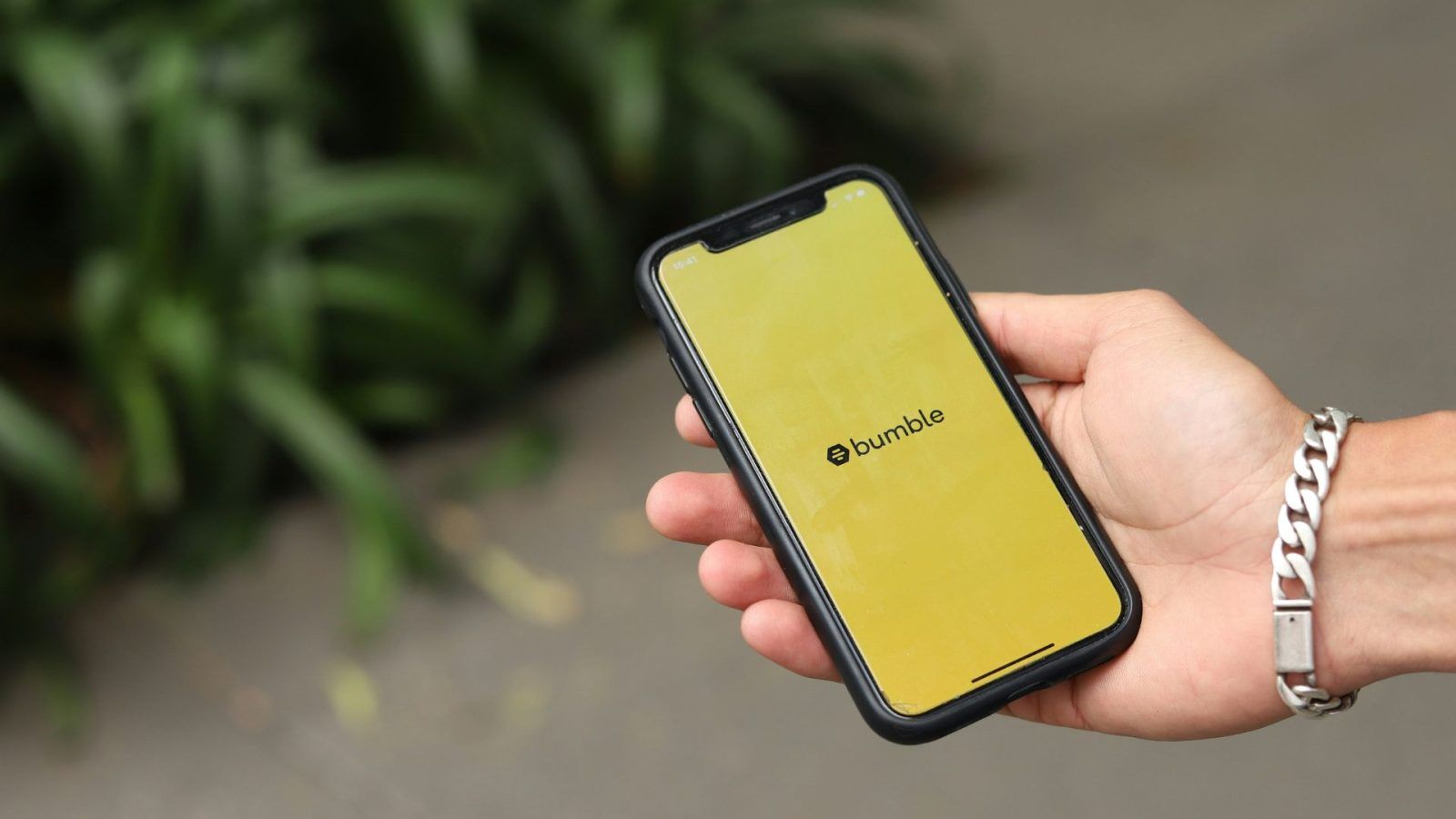 We've listed the best Bumble pickup lines on Reddit you have to try out