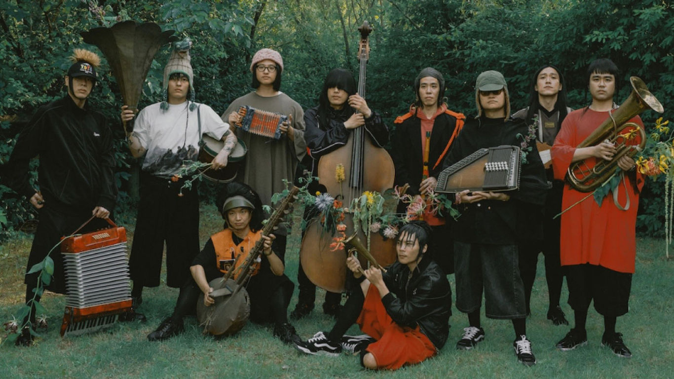 HYUKOH and Sunset Rollercoaster Team Up for Joint Album 'AAA'
