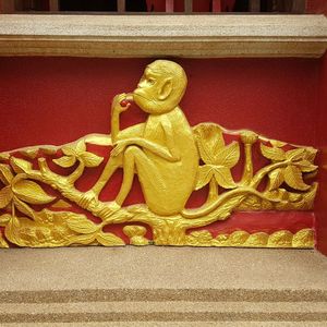 Lucky August birthstone according to Chinese zodiac