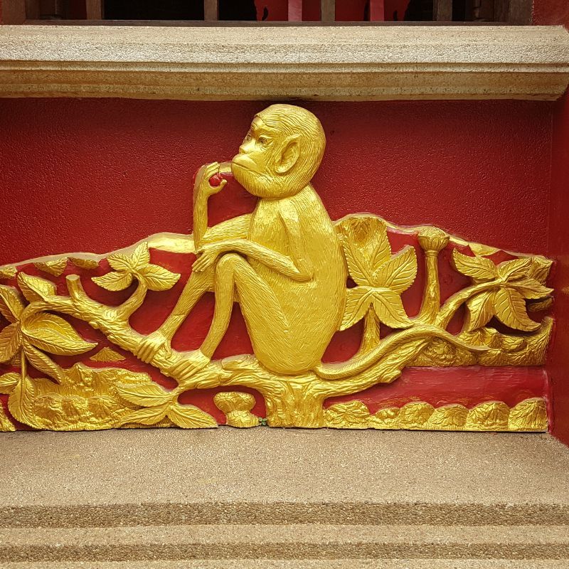 Lucky August birthstone according to Chinese zodiac