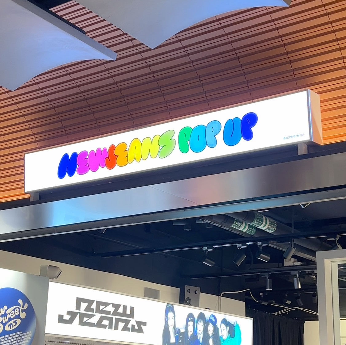 Send Location: NewJeans Hong Kong Pop-Up