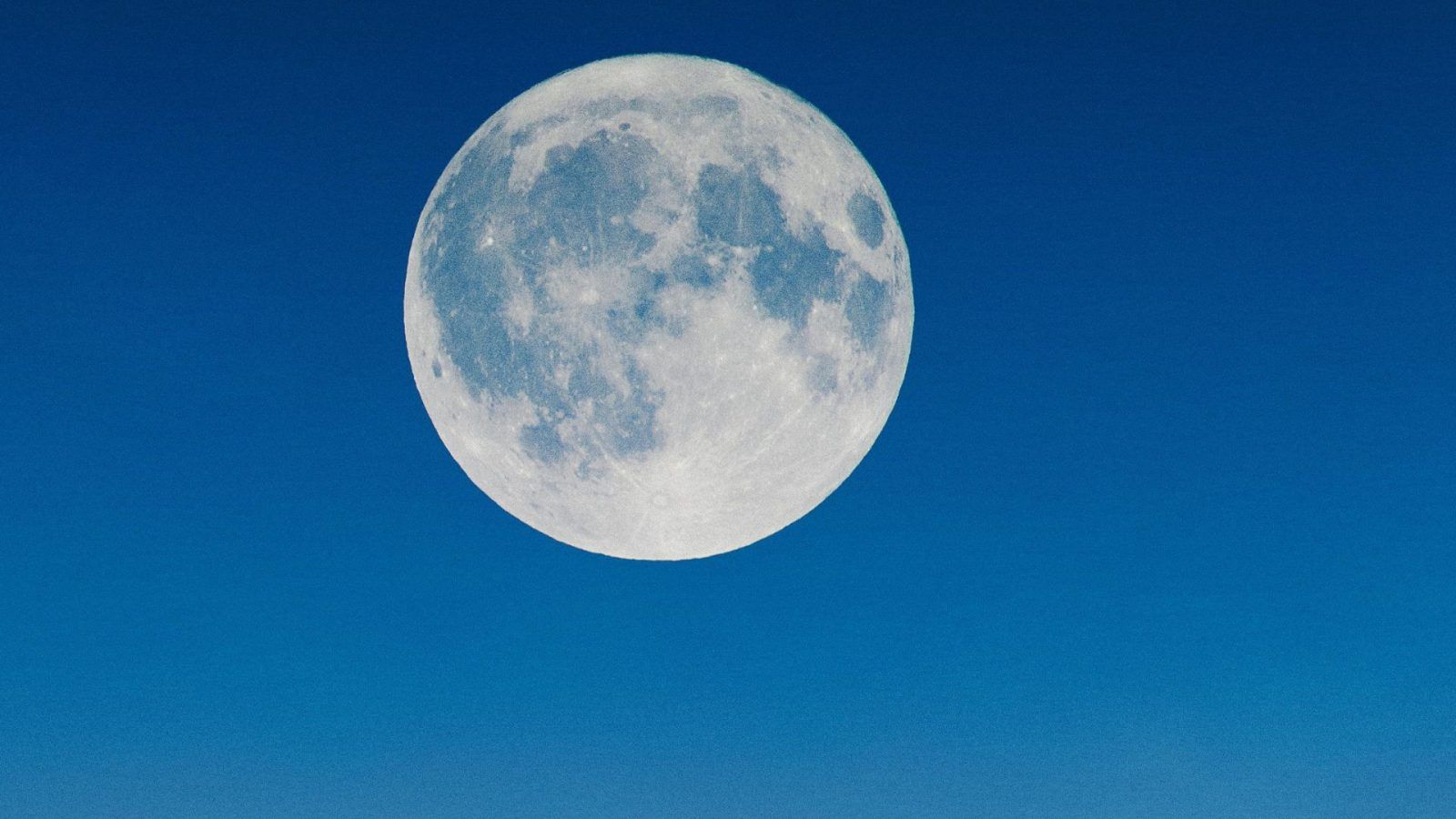 Sturgeon Full Moon meaning and its effect on zodiacs | Lifestyle Asia India