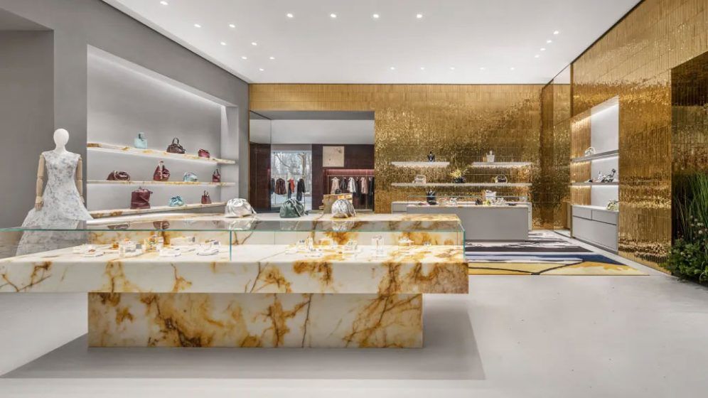 CASA LOEWE Shanghai lights up Jing'an with 35,536 golden ceramic tiles
