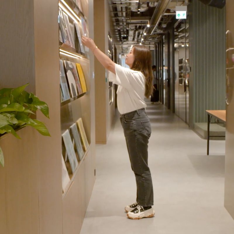 A Day in the Life of Warner Music Asia Marketing Intern Katie