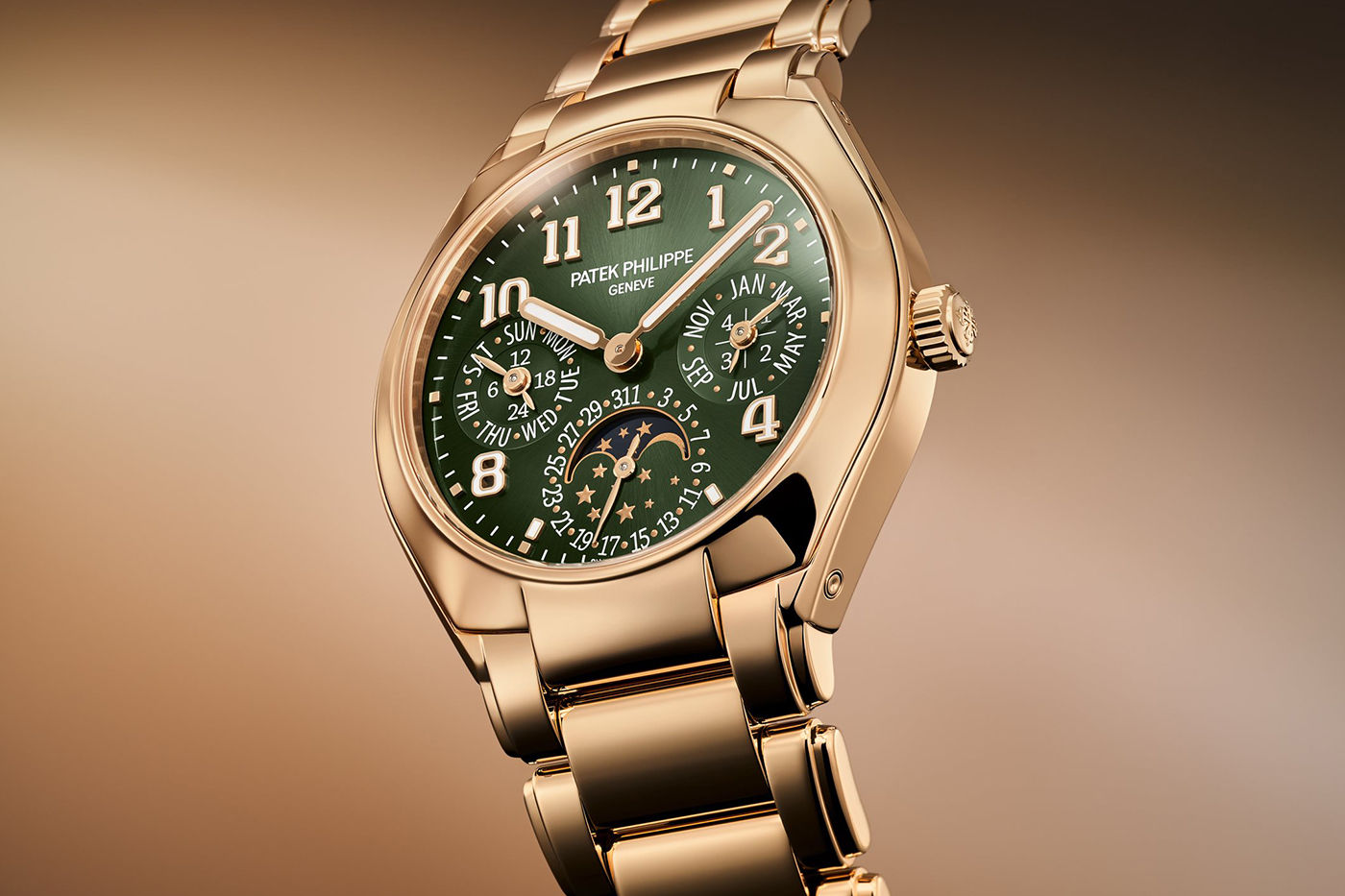 Patek Philippe Releases 14 New Watches and Shrinks the Cubitus