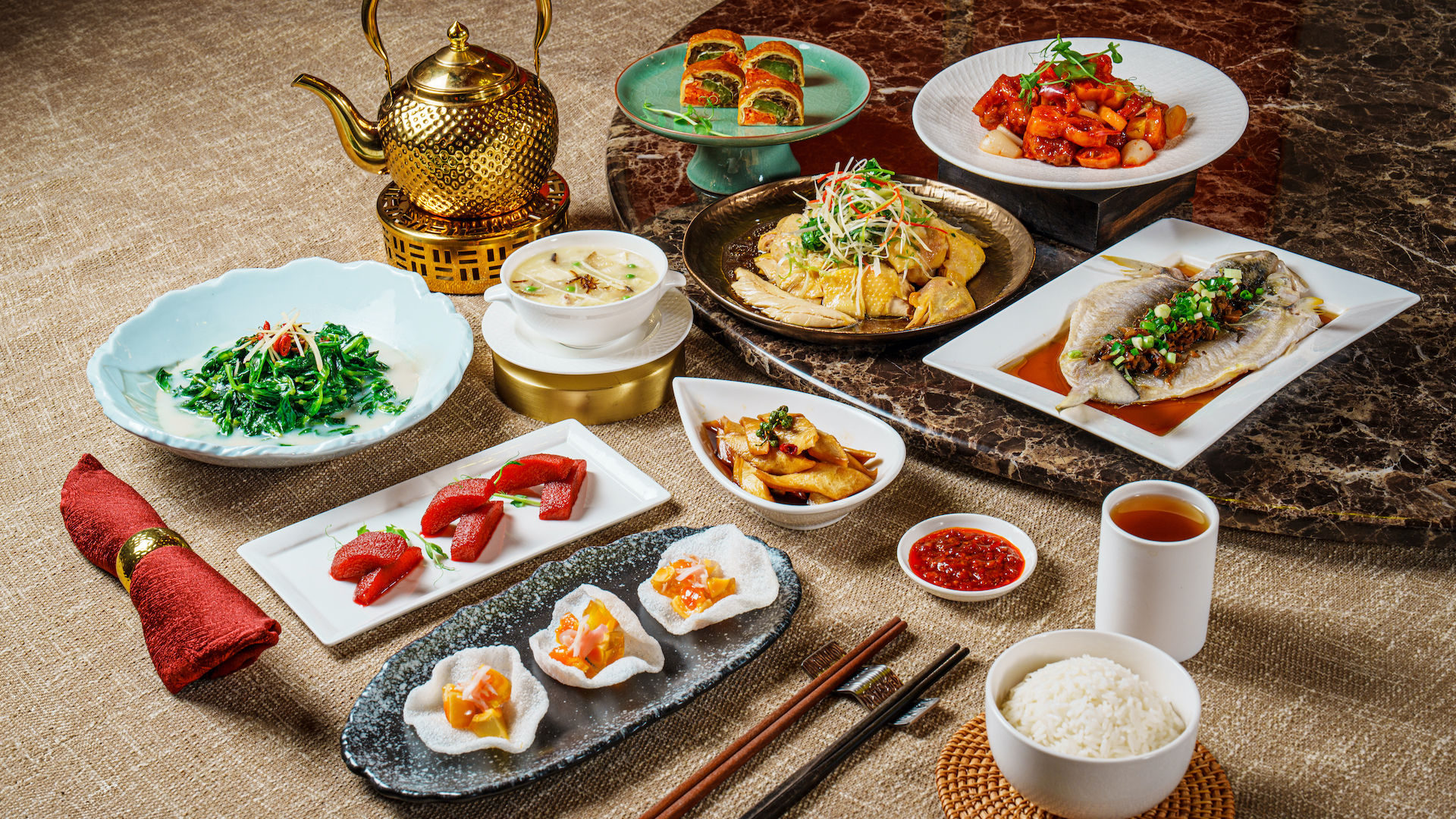 Stuff yourself with 3-hour free-flow dim sum at Daai Zaak for only HKD 198