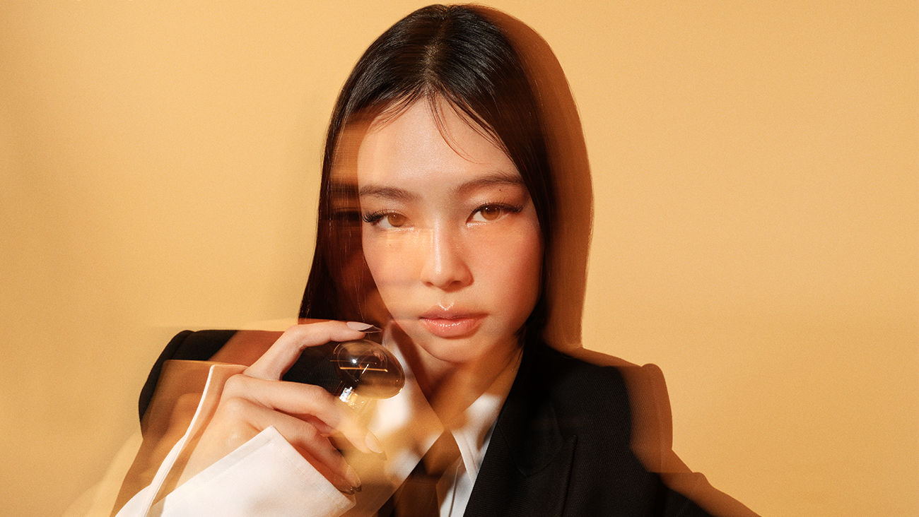 JENNIE Embraces "BOTTARI" in New TAMBURINS Campaign