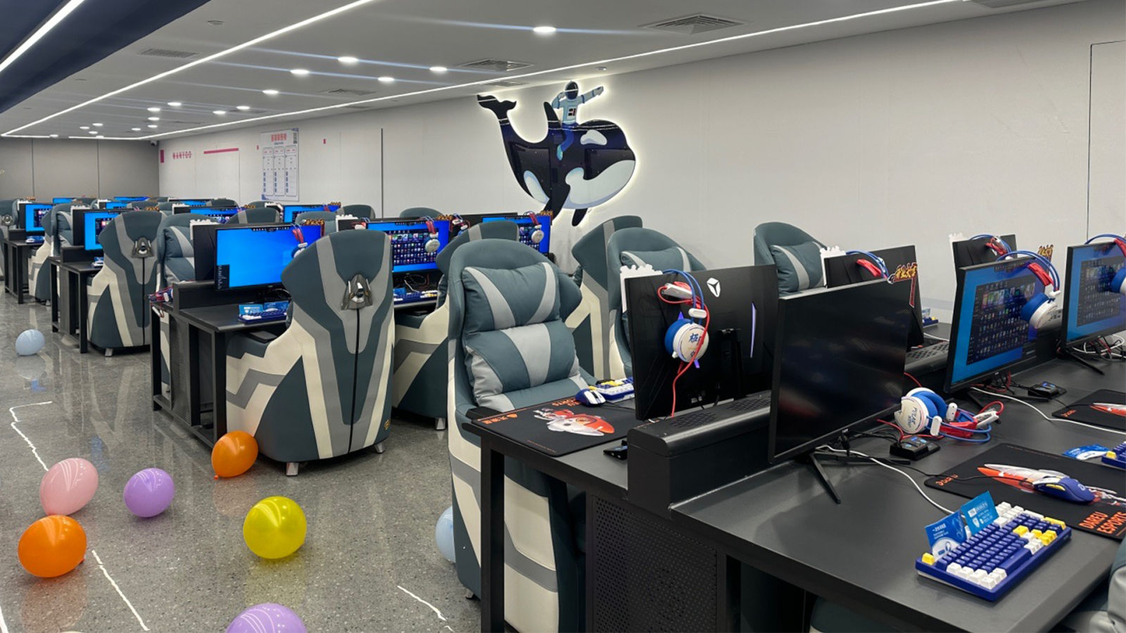 Wangyu Esports Brings High-Tech Internet Cafe to Hong Kong