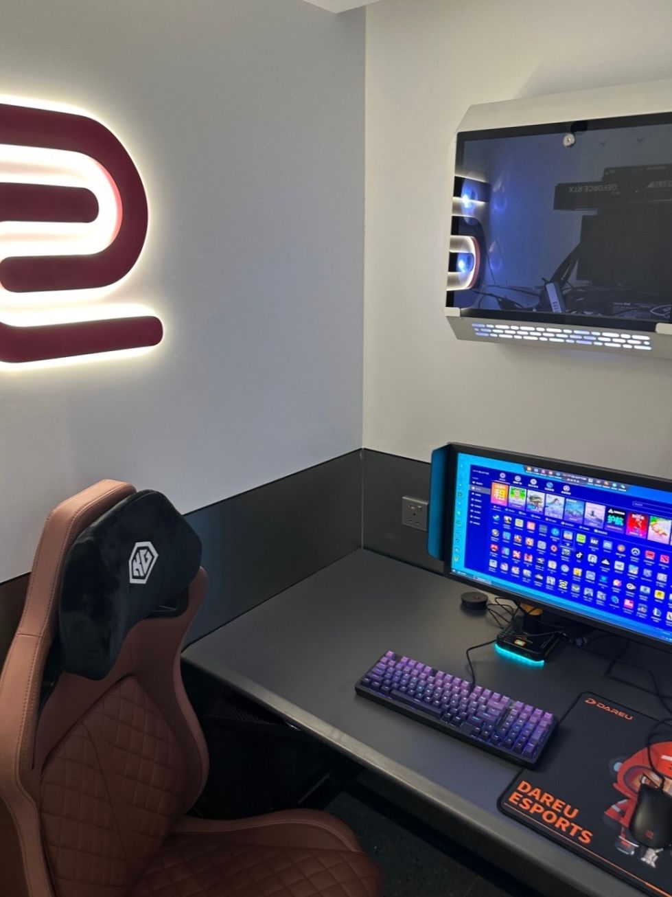 Wangyu Esports Brings High-Tech Internet Cafe to Hong Kong