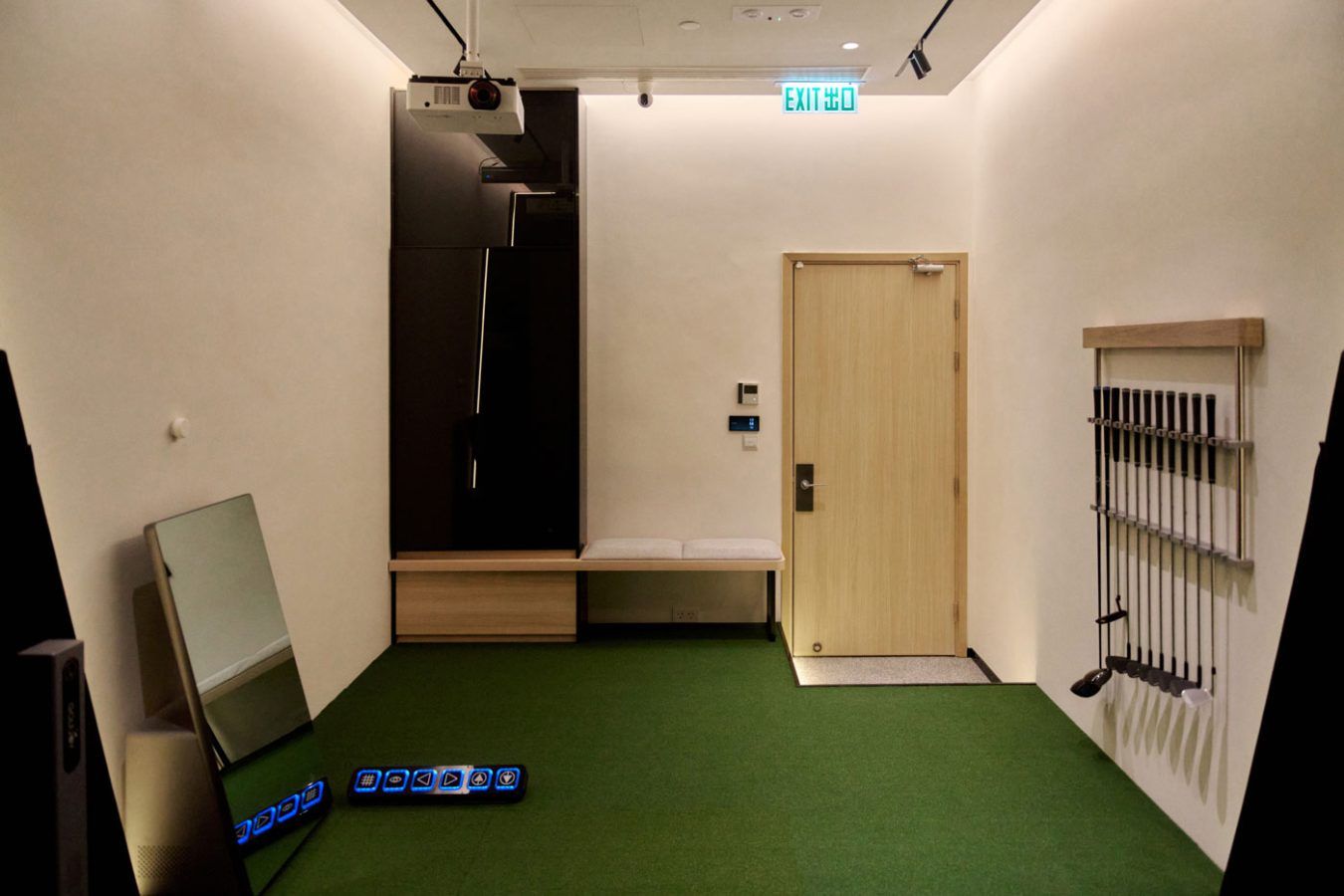 Golf Lab opens private 24/7 indoor golf locations in Sheung Wan & Central