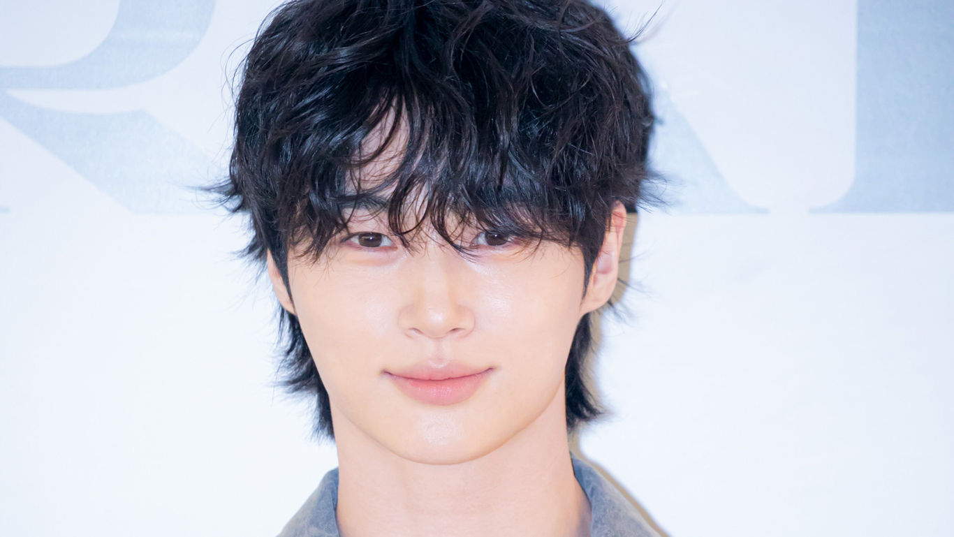 Byeon Woo-Seok Set to Star in Netflix's 'Solo Leveling' Live-Action