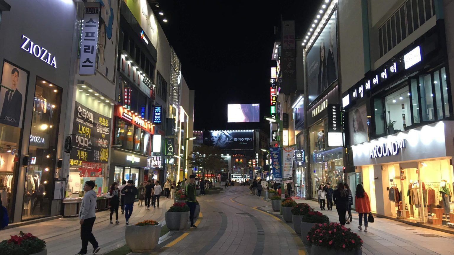 Busan Shopping Guide: Best Malls, Markets & Souvenir Streets | LSA HK