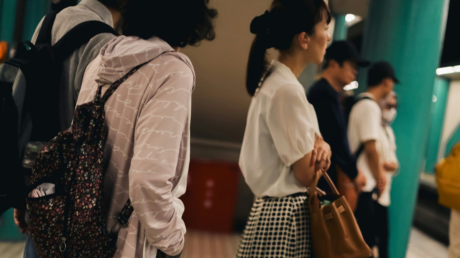 Hong Kong Police Busts Upskirt Image Platform With 9 000 Members