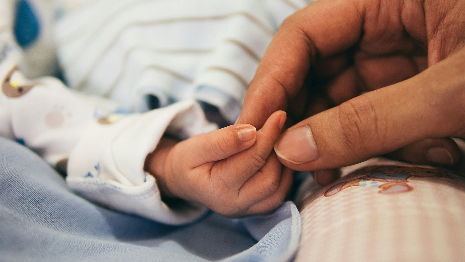 Chan Lai-lai of Hong Kong Gives Birth to Healthy Baby Girl at Age 58